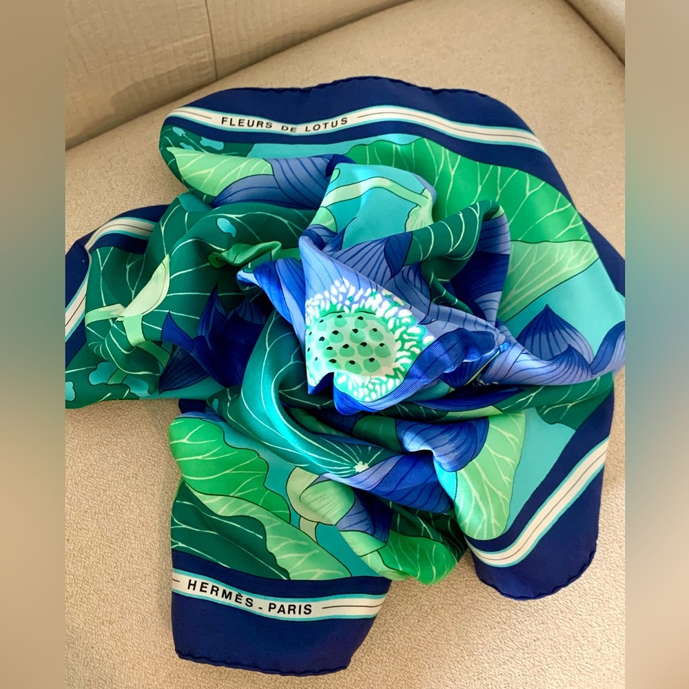Vintage Hermes Fleurs De Lotus 100% Silk Scarf Authen… - Gem